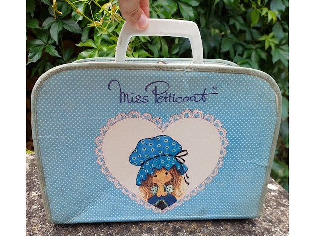 Plavokapica prelepo dečije koferce Ex Yu Miss Petticoat
