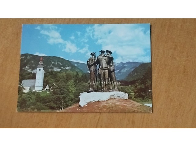 Bohinj - Spomenik Štirim Srčnim Možem - Triglav