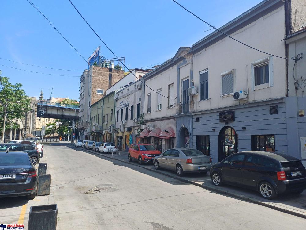 Braće Krsmanović, Trosoban stan na prodaju, 73m2, 219.000€