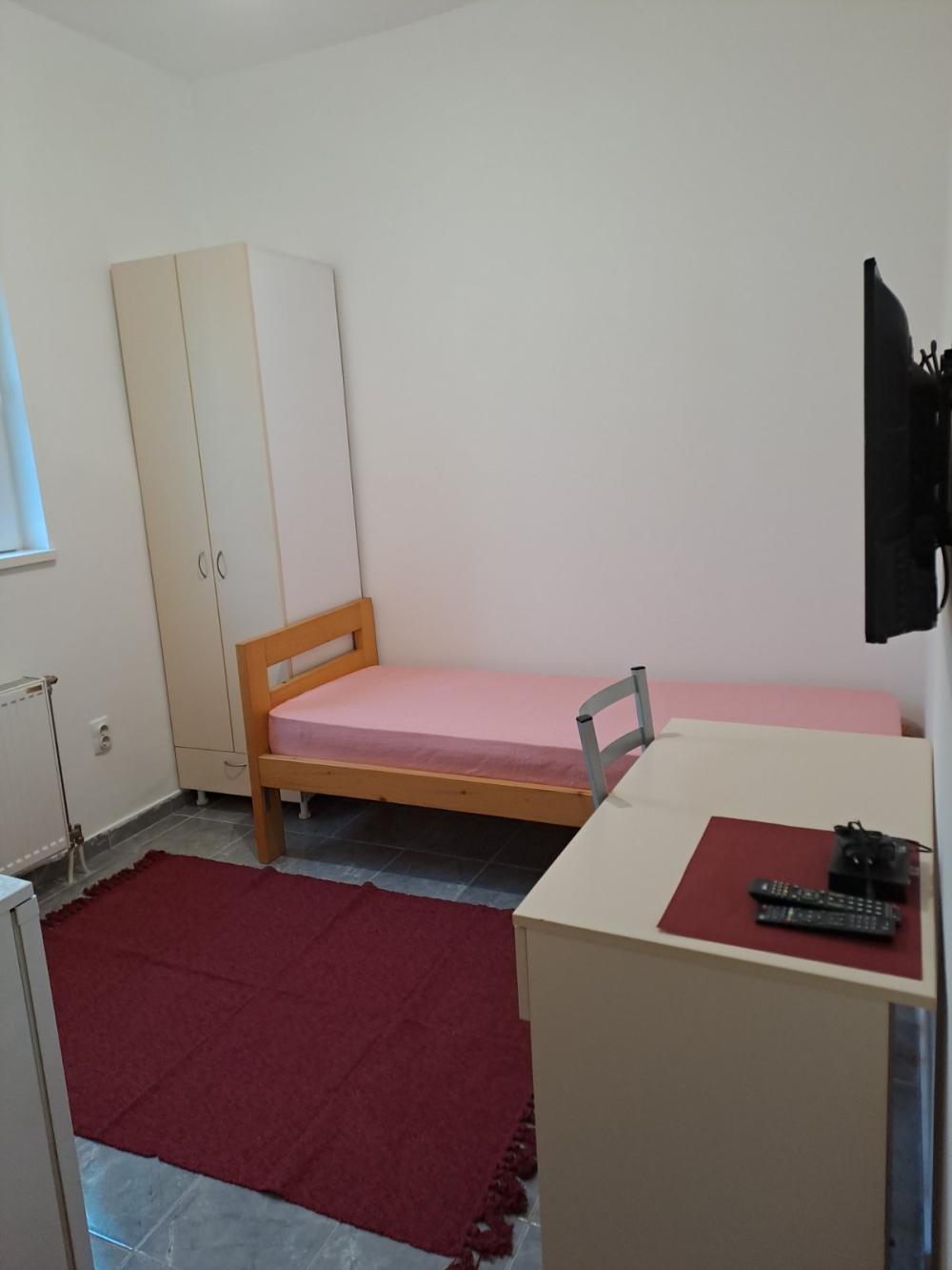 Jednosoban stan za izdavanje, 12m2, 240€