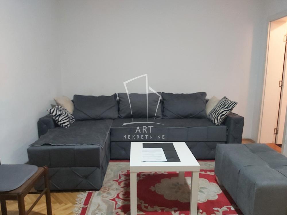 Orfelinova, Stan za izdavanje, 28m2, 350€
