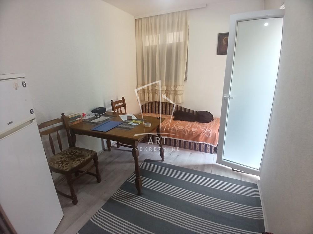 Ignjata Joba, Jednoiposoban stan za izdavanje, 26m2, 250€