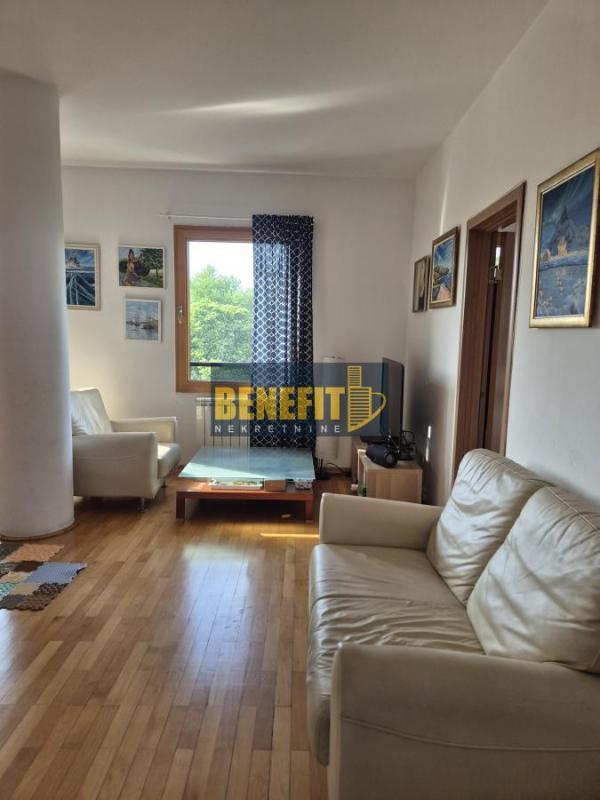 Troiposoban stan za izdavanje, 108m2, 1.200€