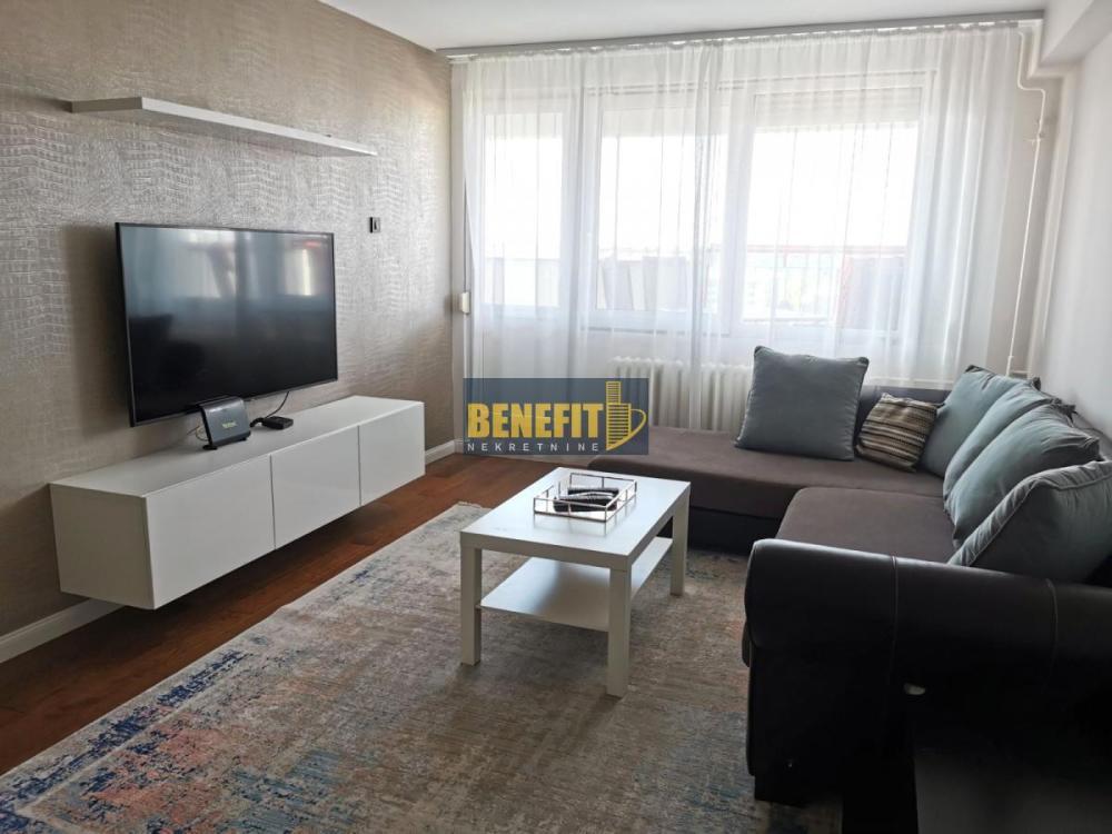 Dvosoban stan za izdavanje, 82m2, 900€