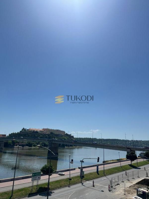 Trosoban stan na prodaju, 91m2, 280.000€