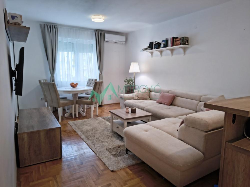 Dvoiposoban stan na prodaju, 64m2, 204.000€