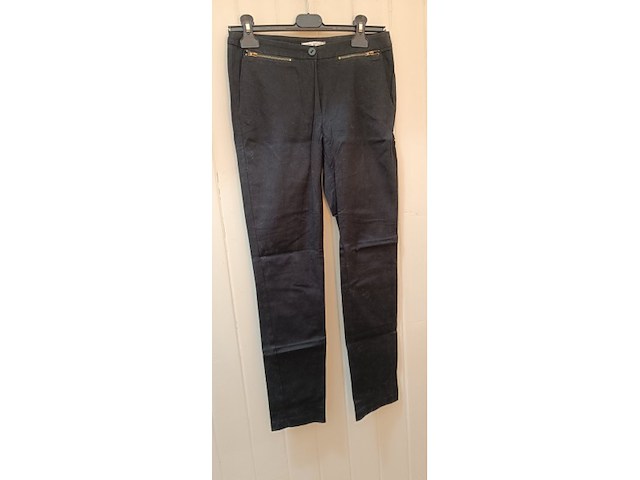 Cigaret slim crne pantalone vel.S