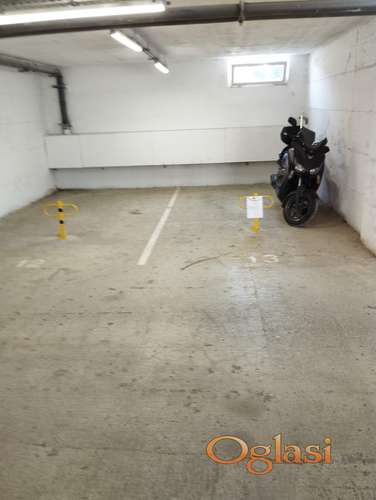 Izdajem atraktivno garažno mesto 12m.kv.u Jastrebačkoj 40