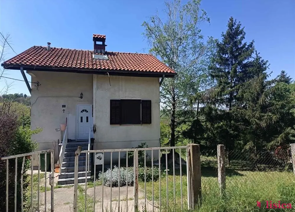 Prodaje se kuća u Grockoj - vikend naselje Voloder