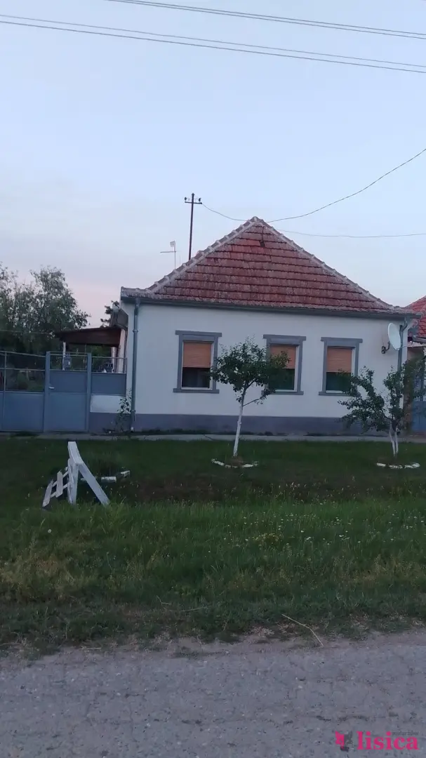 Prodajem kuću u Banatskoj Dubici