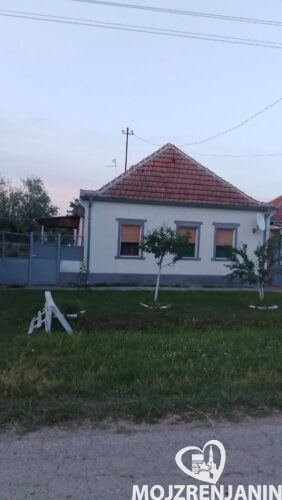Prodajem kucu u Banatskoj Dubici