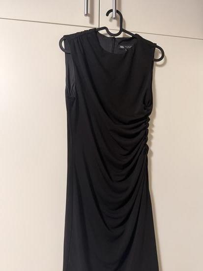 Zara Crna Drapirana Haljina – NOVO
