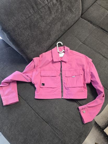 Bershka barbie jakna skidaju se rukavi