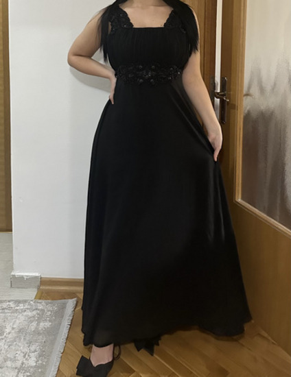 Svecana crna haljina
