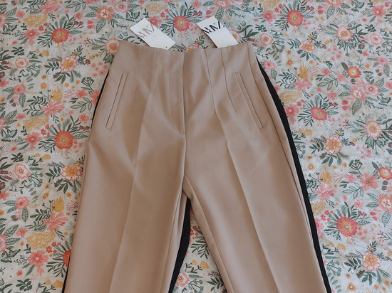 Zara pantalone sa etiketom