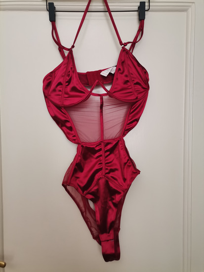Pretty little thing body