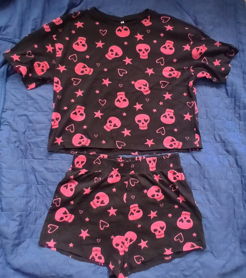 Nova Cropp letnja pidzama sa lobanjama, M