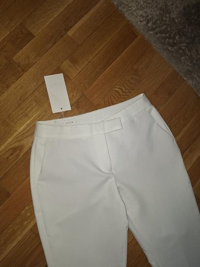 ZARA BELE PANTALONE-NOVO