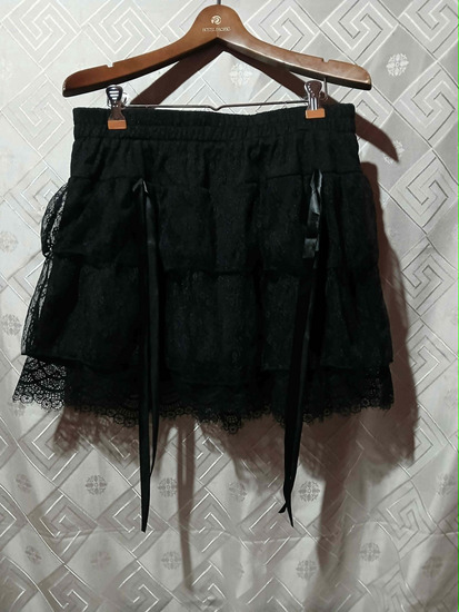 Goth crna cipkasta suknja/sorts M/L