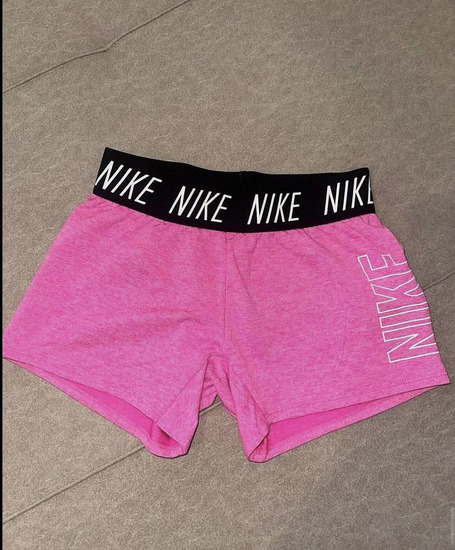 Nike sorts