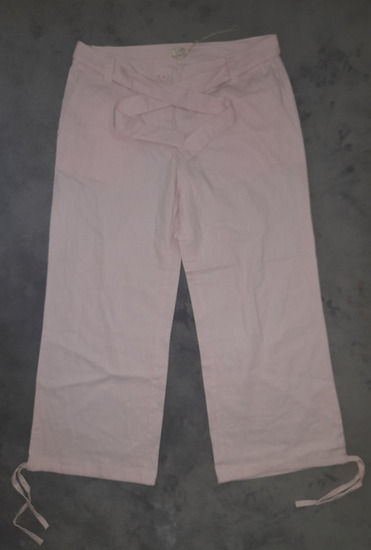 B. Young svetlo roze lanene pantalone 7/8 NOVO%