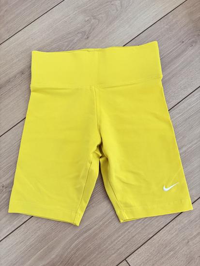 Žuti nike šorts