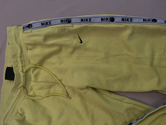 Nike trenerka donji deo
