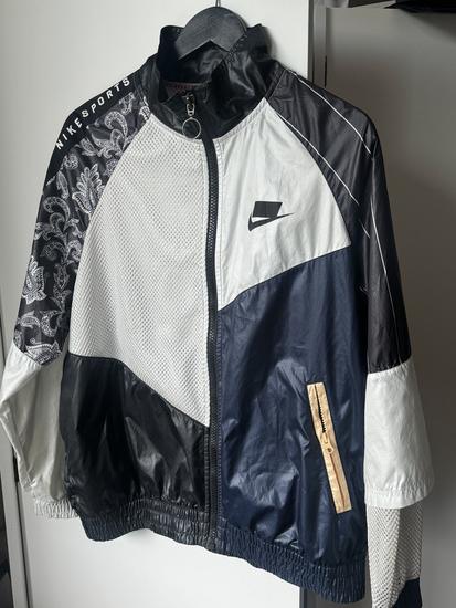 Šuškava Nike Jaknica ŽENSKA