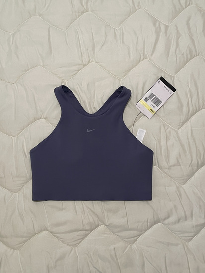 Nike top