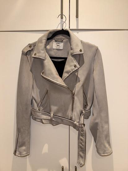 BERSHKA Siva jakna M