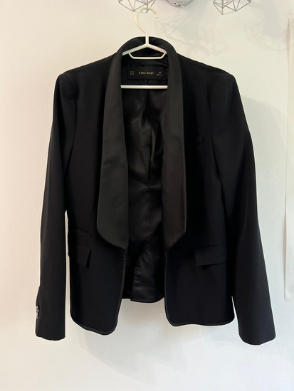 CRNI KOMPLET SAKO I PANTALONE