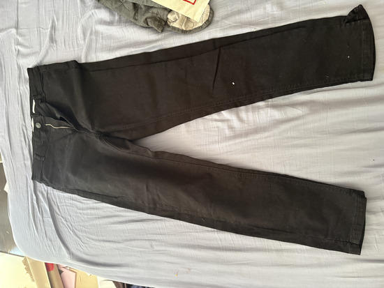 bershka crne farmerke