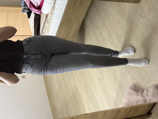 Zara farmerke 32