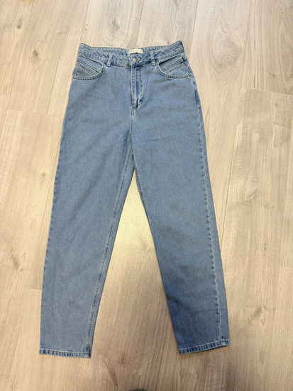 Mom Fit farmerke 36-38