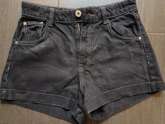 BERSHKA    CRNI TEKSAS ŠORTS    KAO NOV