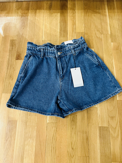 Zara sorts 38