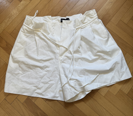 Zara beli laneni šorts<3