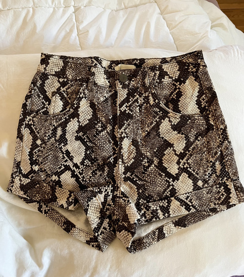 H&M zmijasti sorts