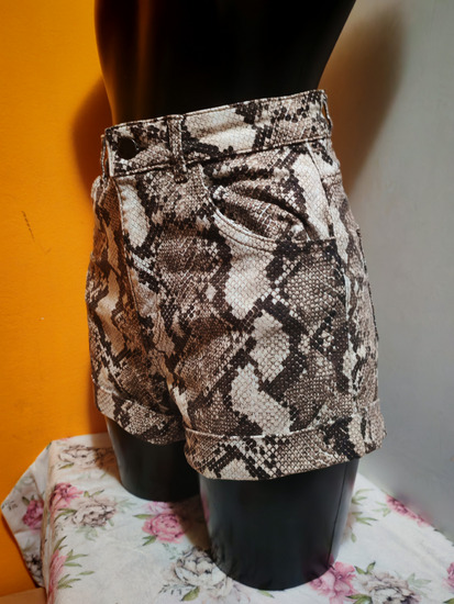 Šorts H&M Zmijski 38