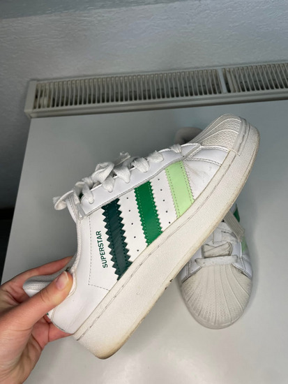    Original Adidas Superstar