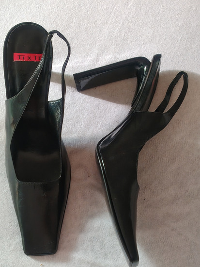 sandale 37 nove italijanske