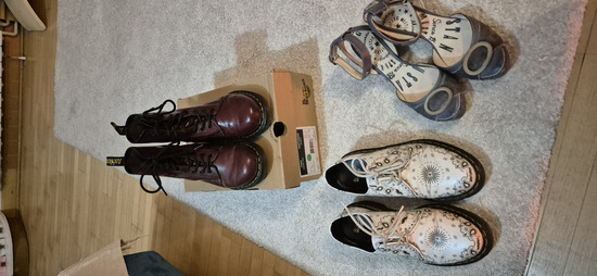 2 x Dr Martens cipele + 1 Mustang sandale