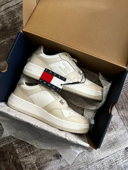 Tommy Hilfiger patike