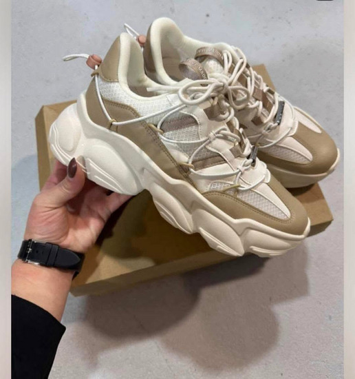Steve Madden patike
