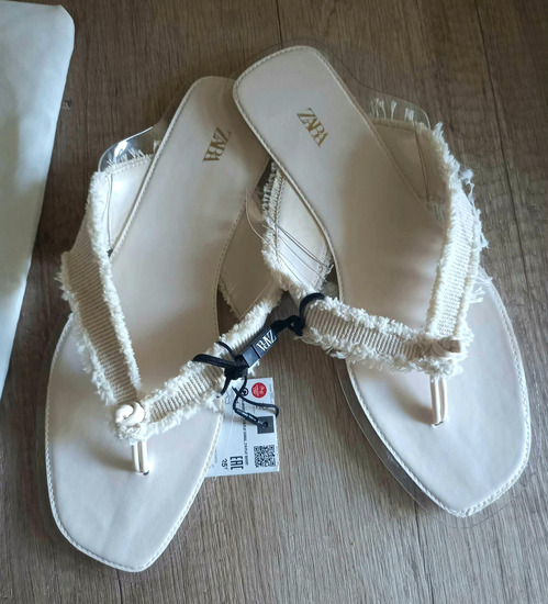 ZARA japanke.Novo.