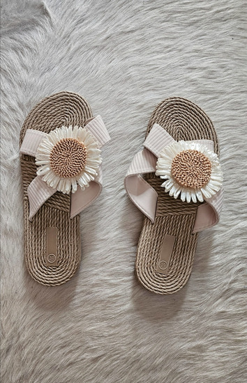 Bohemian sunflower straw nove sandale