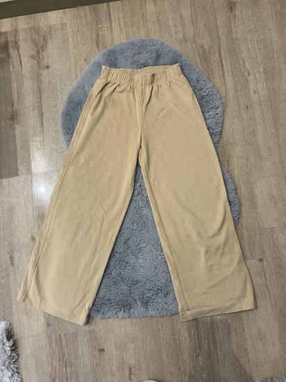 Zara pantalone vel 140