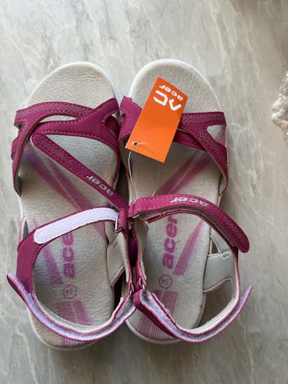Acer roze sandalice, nove sa et. 34