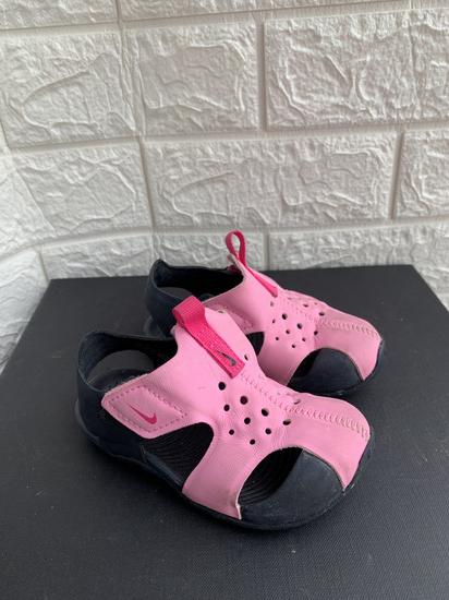 Nike sandale za devojcicu broj 23,5