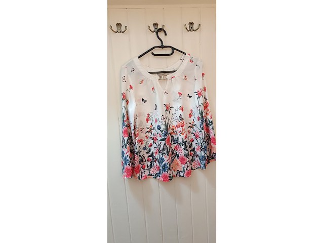 Prelepa cvetna bluza vel.M